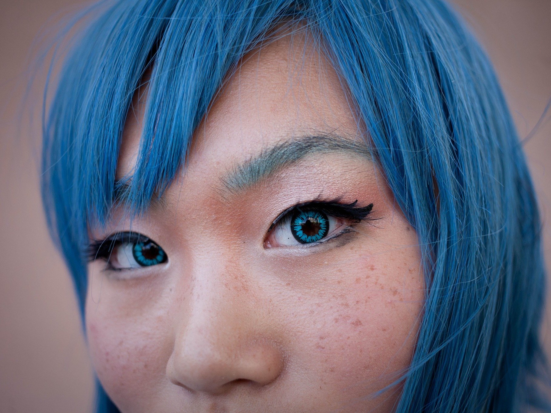 Psychologists discovered a weird trick to gaining people’s trust | News ...