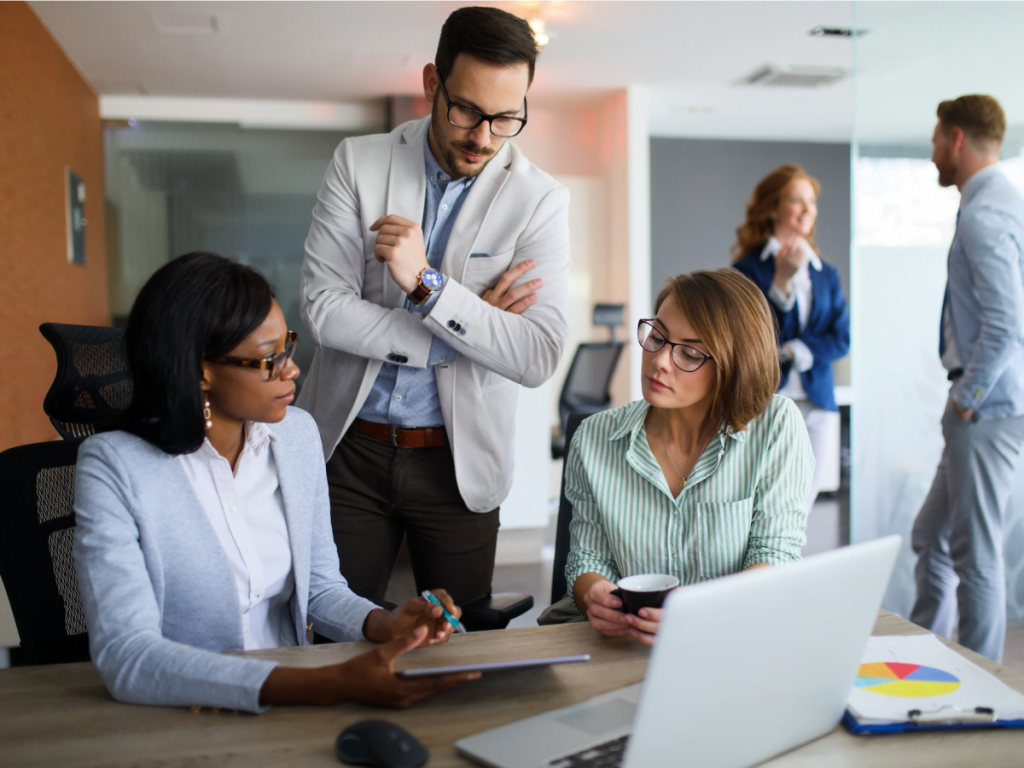 Here’s how much male and female American workers earn at every age ...