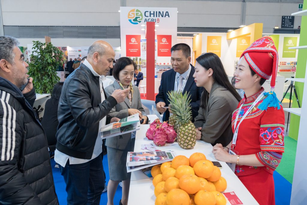 China agricultural product brands capture attention at leading fruit ...